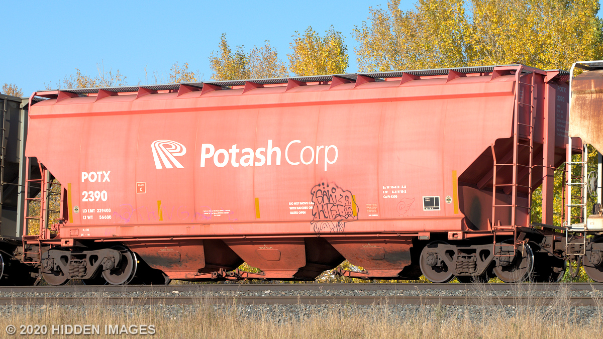 POTX 2390 - Freight Car Photos - Hiddenimages.ca