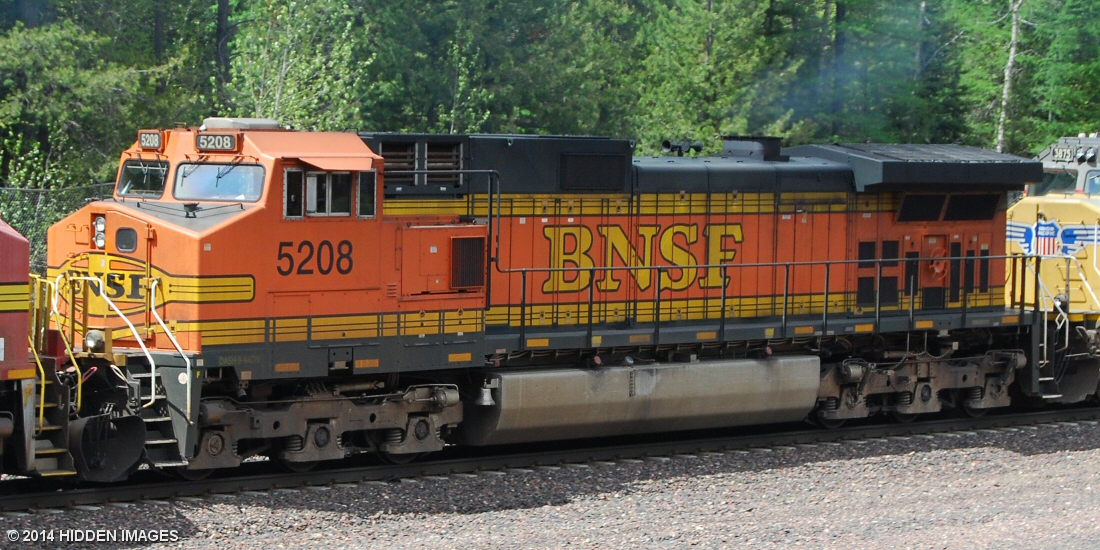 BNSF 5208 - Locomotive Photos - Hiddenimages.ca