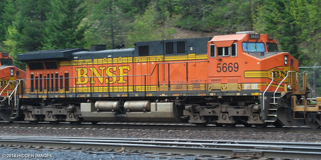 BNSF 5669 - Locomotive Photos - Hiddenimages.ca